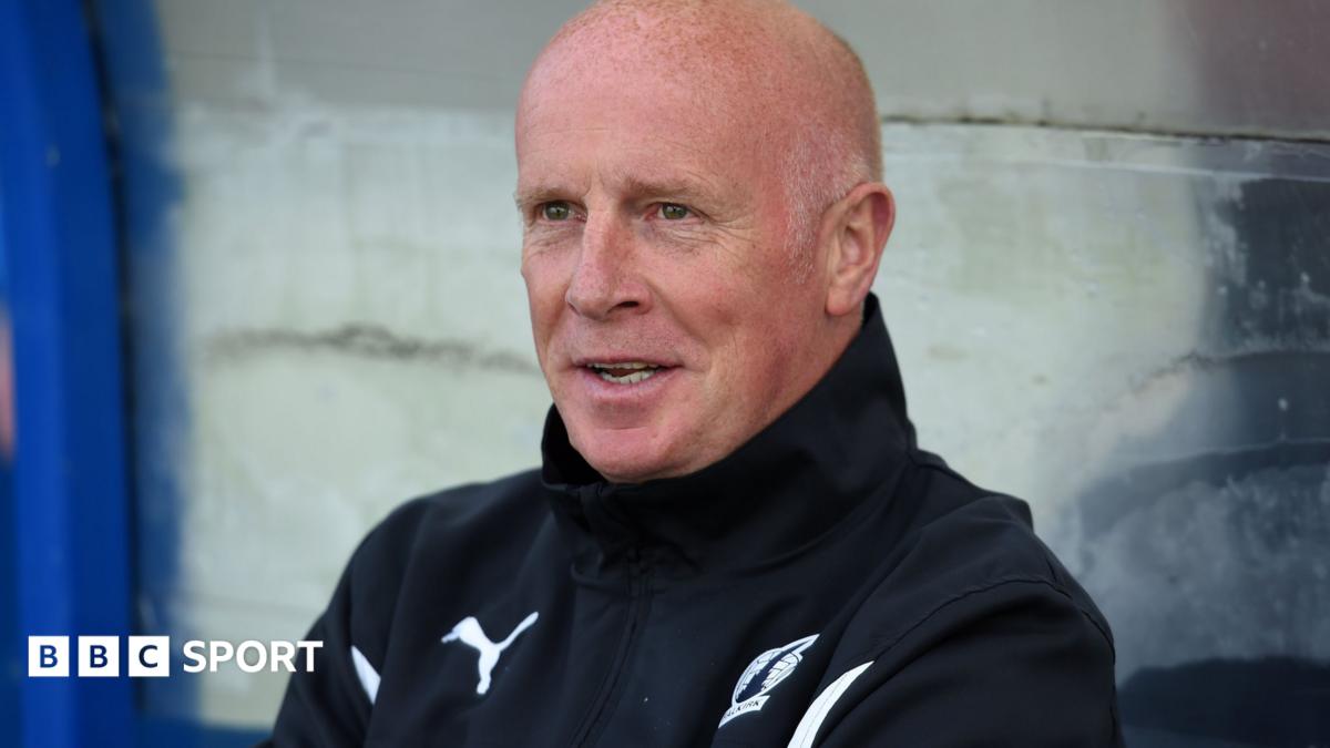 Falkirk: Peter Houston is Championship manager of month - BBC Sport