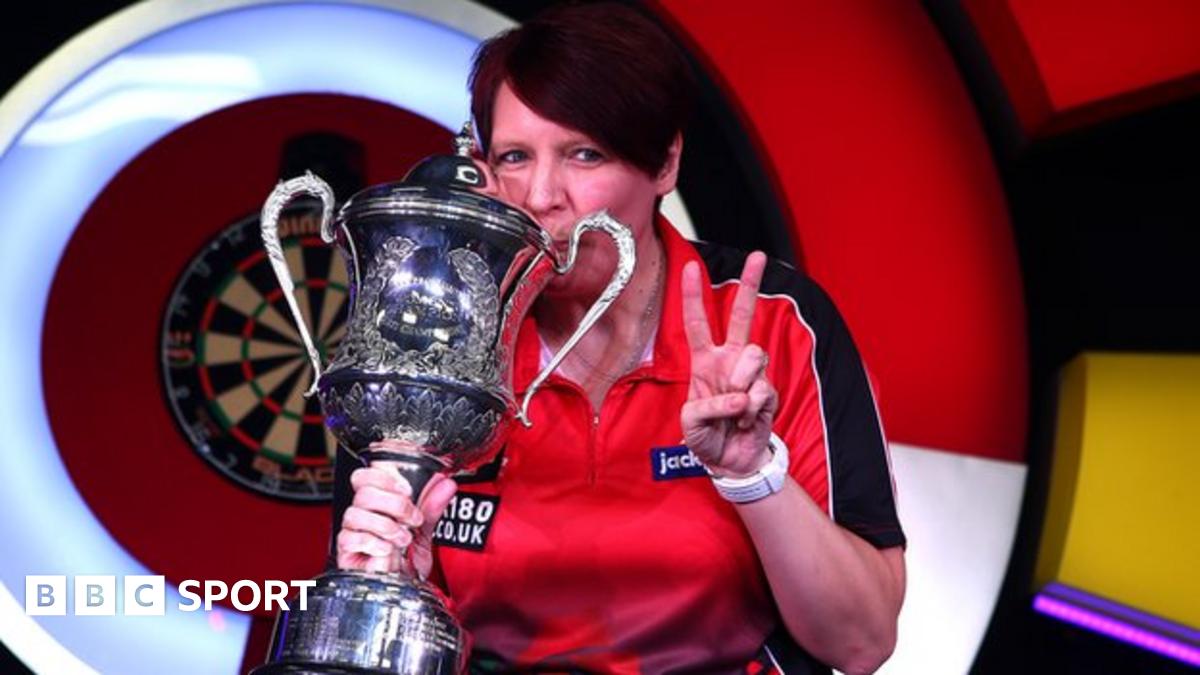 BDO World Darts: Lisa Ashton wins women's Lakeside title - BBC Sport