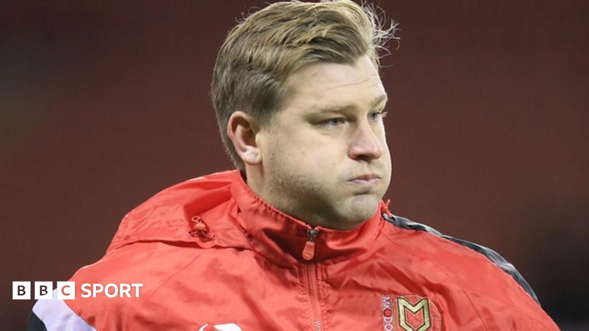 Crawley Town 2-2 MK Dons: Karl Robinson in 'tea throwing' claim - BBC Sport