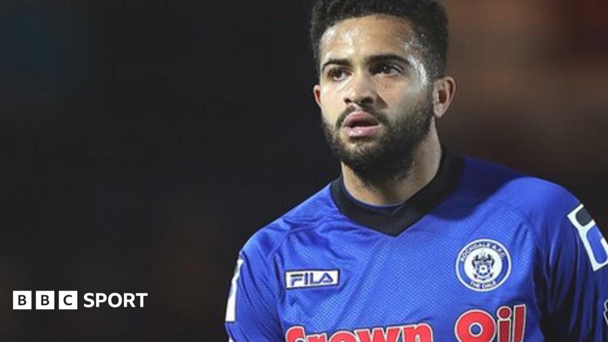 Reuben Noble-Lazarus: Rochdale sign Barnsley forward - BBC Sport