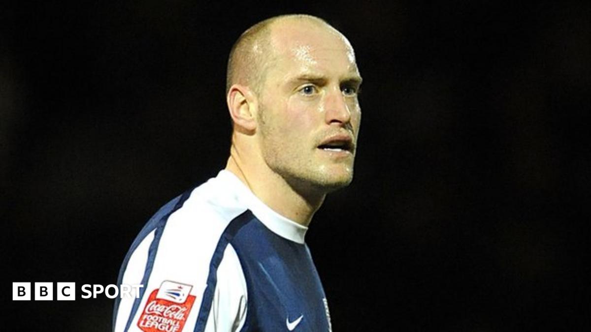 Adam Barrett rejoins Southend United on six-month deal - BBC Sport