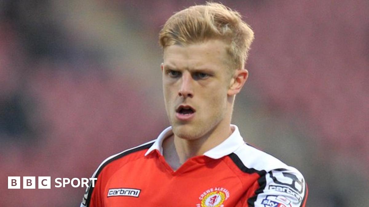 Harry Davis: Crewe defender signs new two-and-a-half contract - BBC Sport