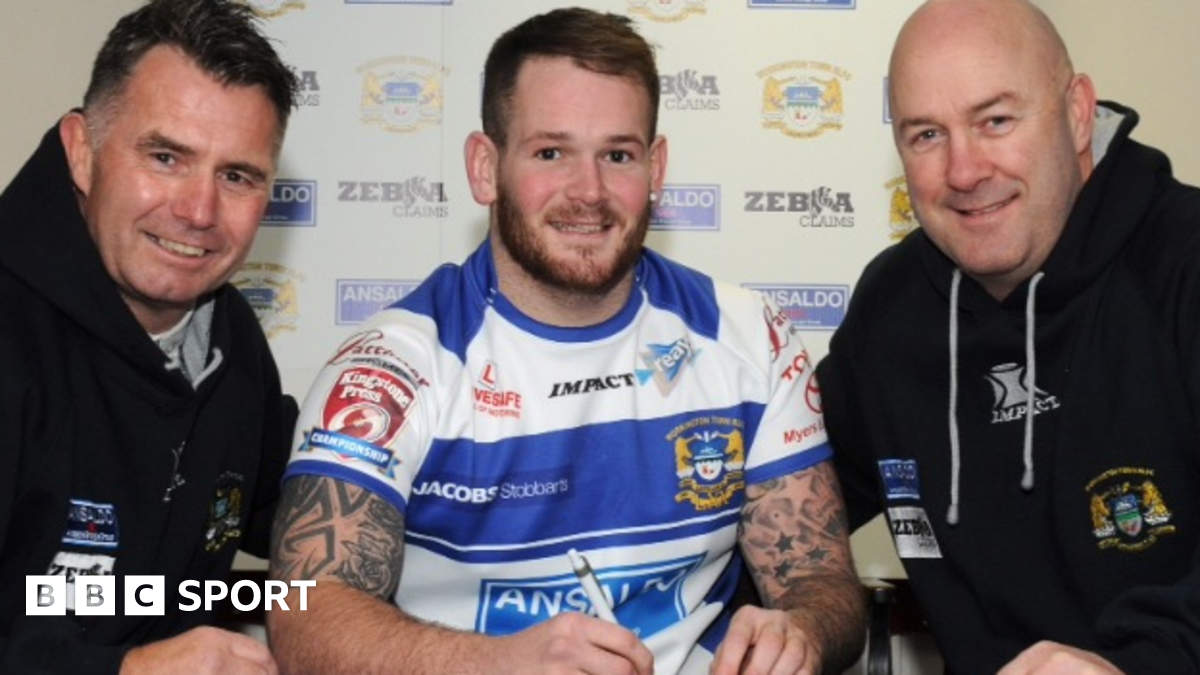 Steve Scholey: Workington Town sign Maryport forward - BBC Sport