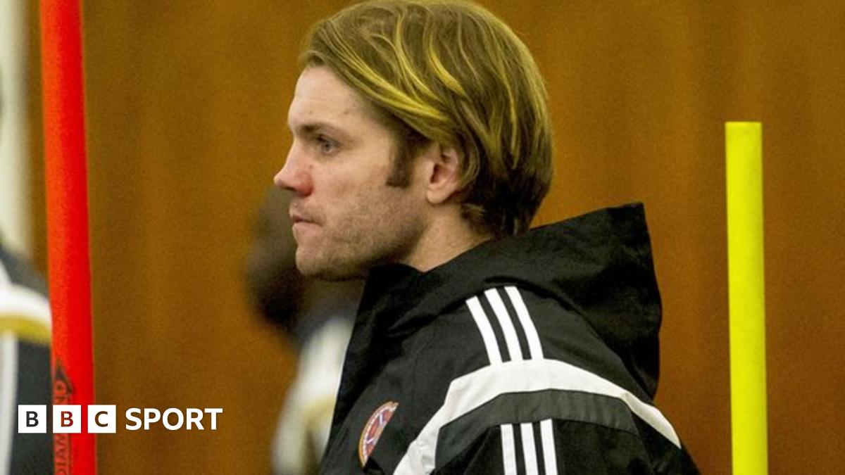 Hearts' Robbie Neilson 'example of good coaching' - Mark Wotte - BBC Sport