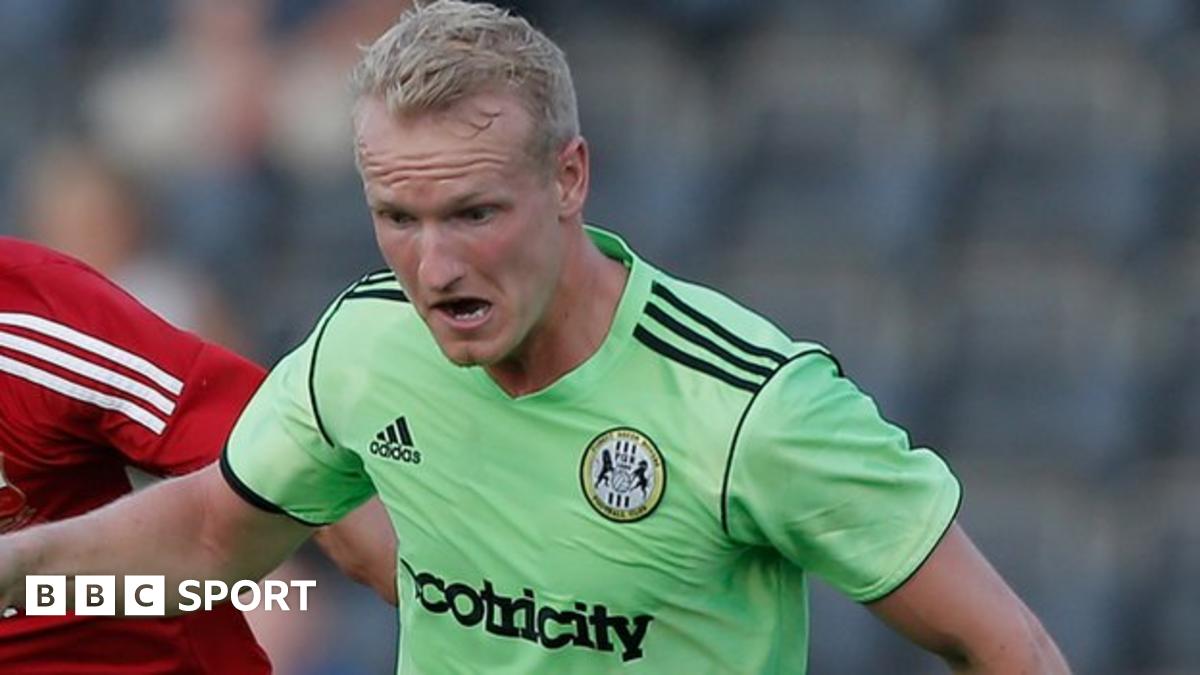 Marcus Kelly extends Forest Green Rovers contract - BBC Sport
