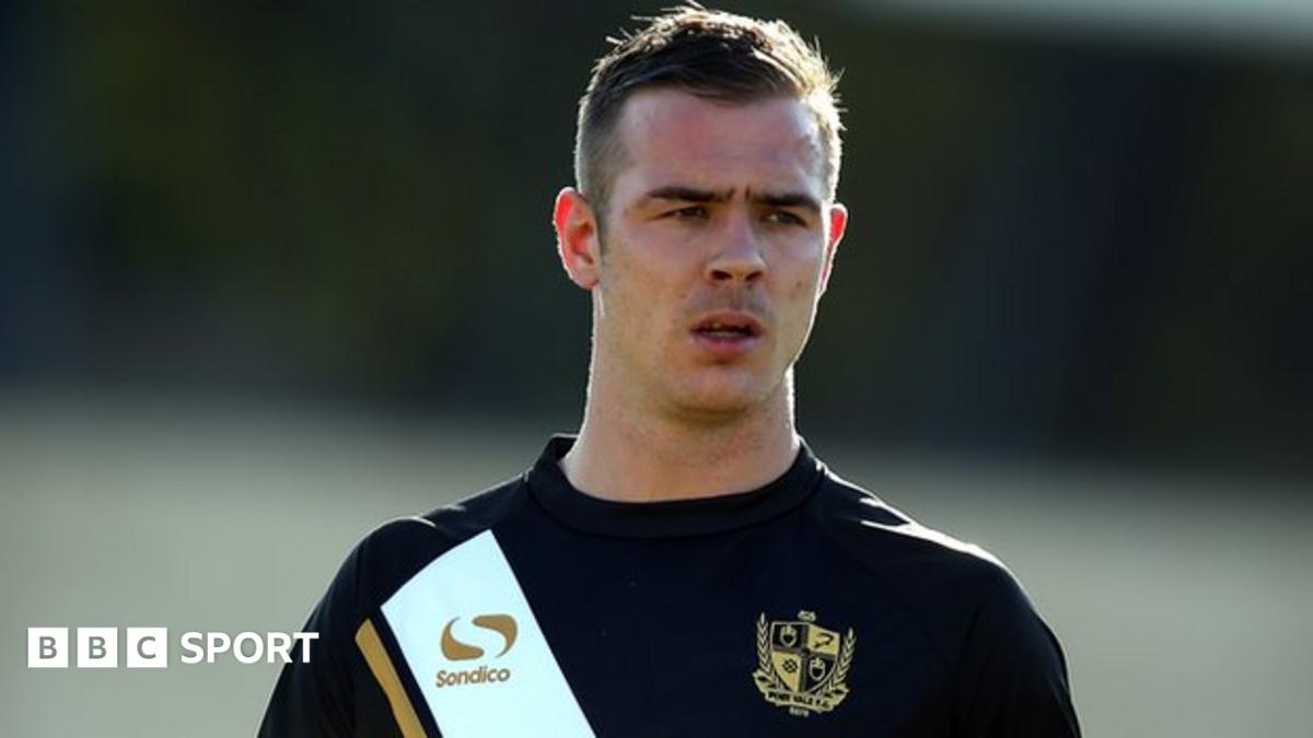 Port Vale: Chairman’s contract plan ‘risky’, says Tom Pope - BBC Sport