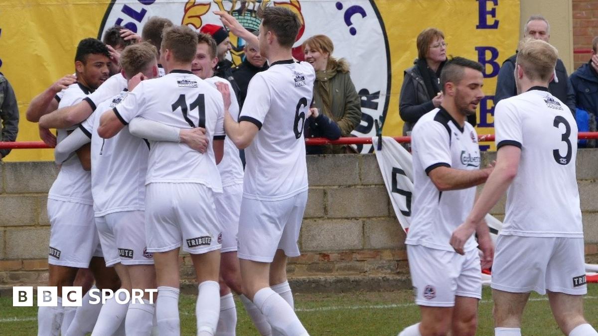 Truro City must 'not get carried away', says boss Steve Tully - BBC Sport