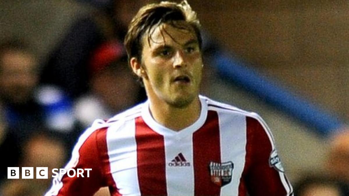 Brentford's Sam Saunders & Nico Yennaris extend Wycombe loans - BBC Sport