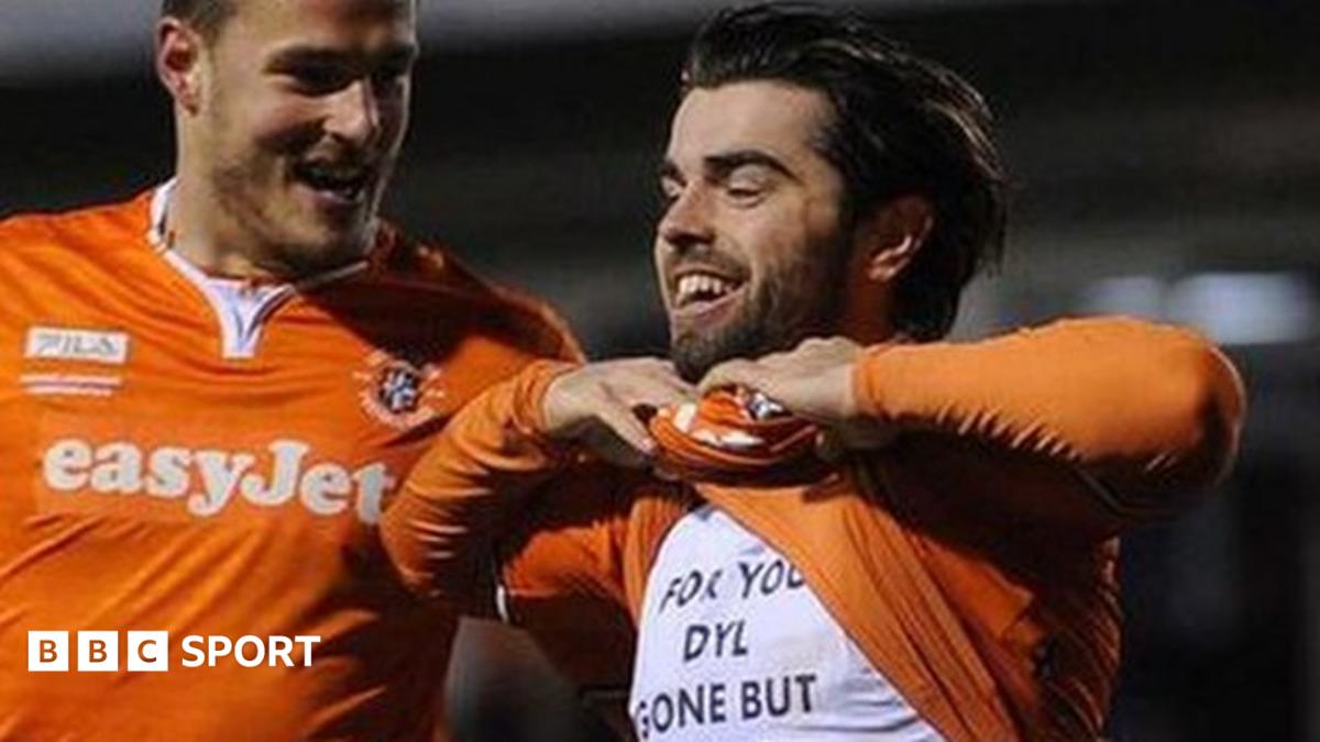 West Ham's Elliot Lee extends Luton Town loan spell - BBC Sport