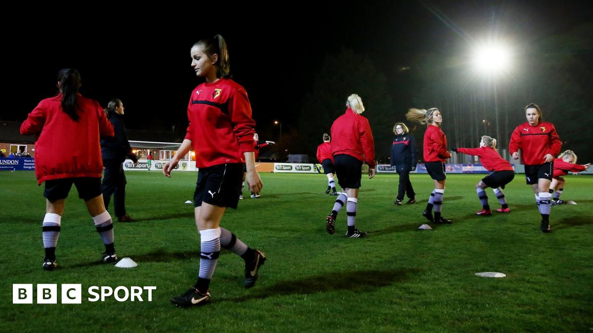 Jenna Dear: Watford Ladies sign Chelsea midfielder on loan - BBC Sport