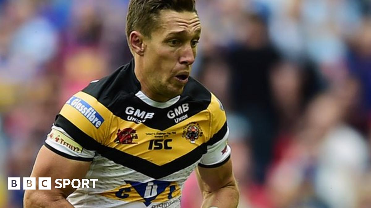 Luke Dorn: Castleford Tigers half-back signs contract extension - BBC Sport