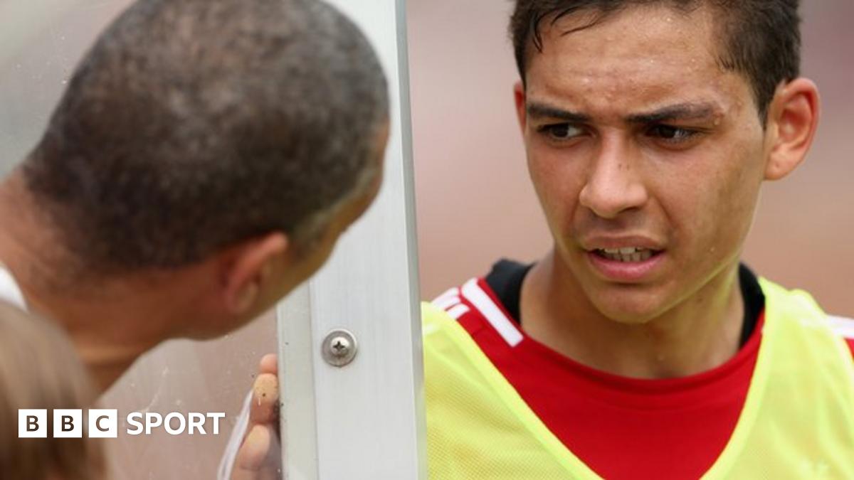 Tyler Walker: Nottingham Forest deal for Des Walker's son - BBC Sport