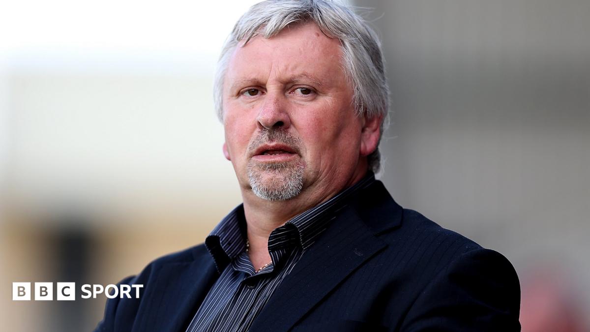 Chris Hargreaves backs Paul Sturrock to help Torquay improve - BBC Sport