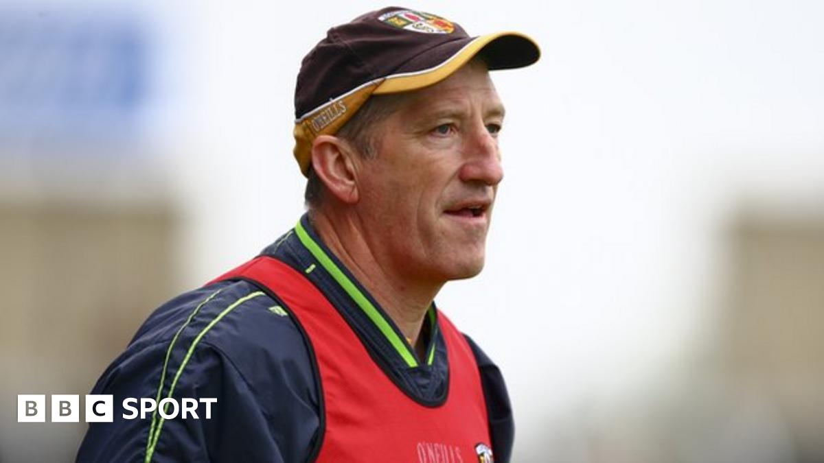 Antrim hurling Kevin Ryan vows to stay on after relegation - BBC Sport