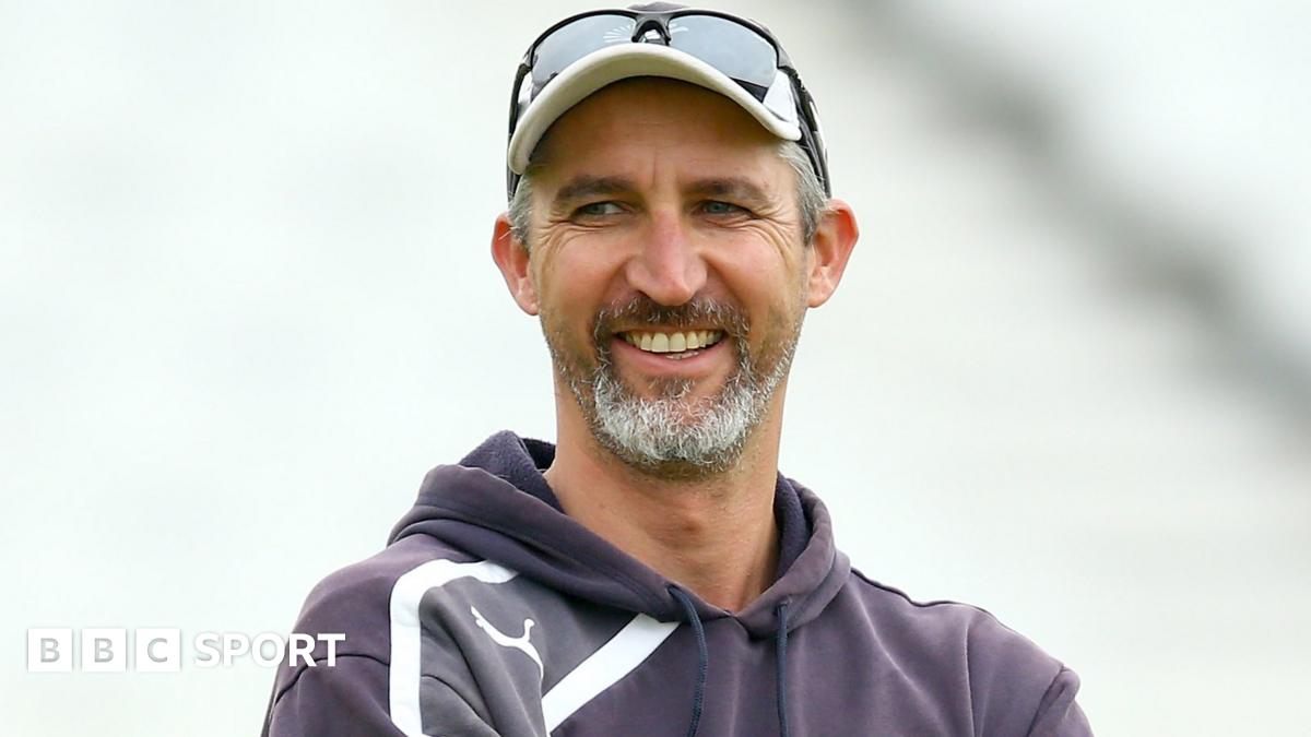 Jason Gillespie to combine Yorkshire & Adelaide roles - BBC Sport