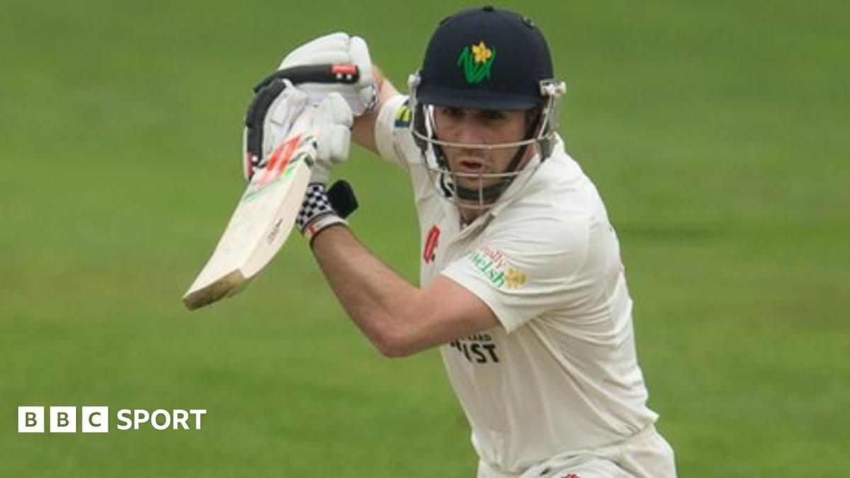 Glamorgan's Mark Wallace 'proud' to reach 10,000 first-class runs - BBC ...