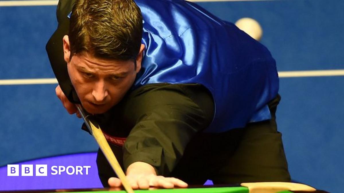 World Snooker Championship: Matthew Stevens leads Williams - BBC Sport