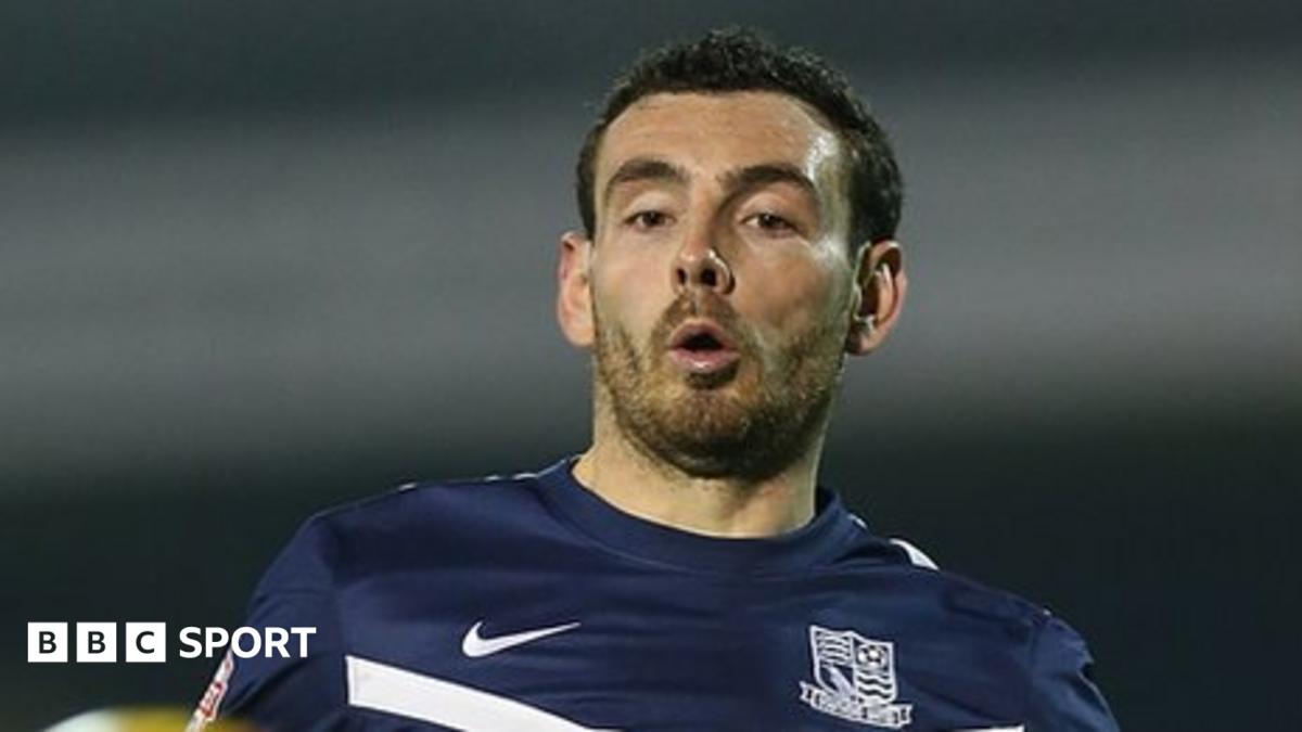 David Worrall: Southend goal dedicated to baby son - BBC Sport