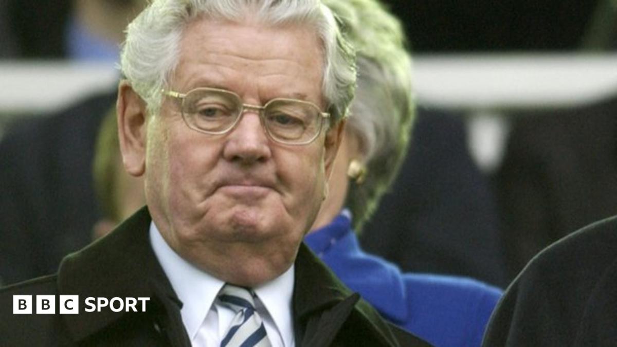 Sir Philip Carter: Former Everton chairman dies aged 87 - BBC Sport