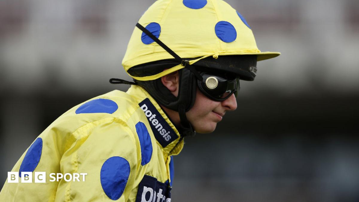 Conditional Championship: Sean Bowen wins young jockey title - BBC Sport