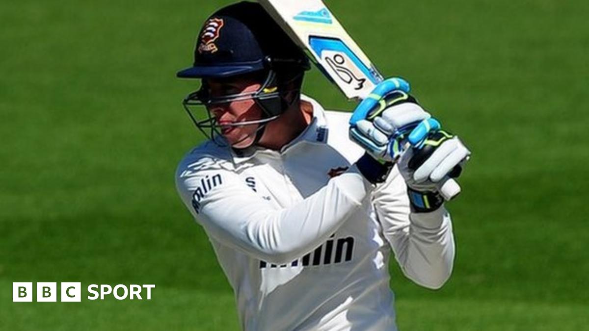 County Championship: Dan Lawrence hits ton against Surrey - BBC Sport