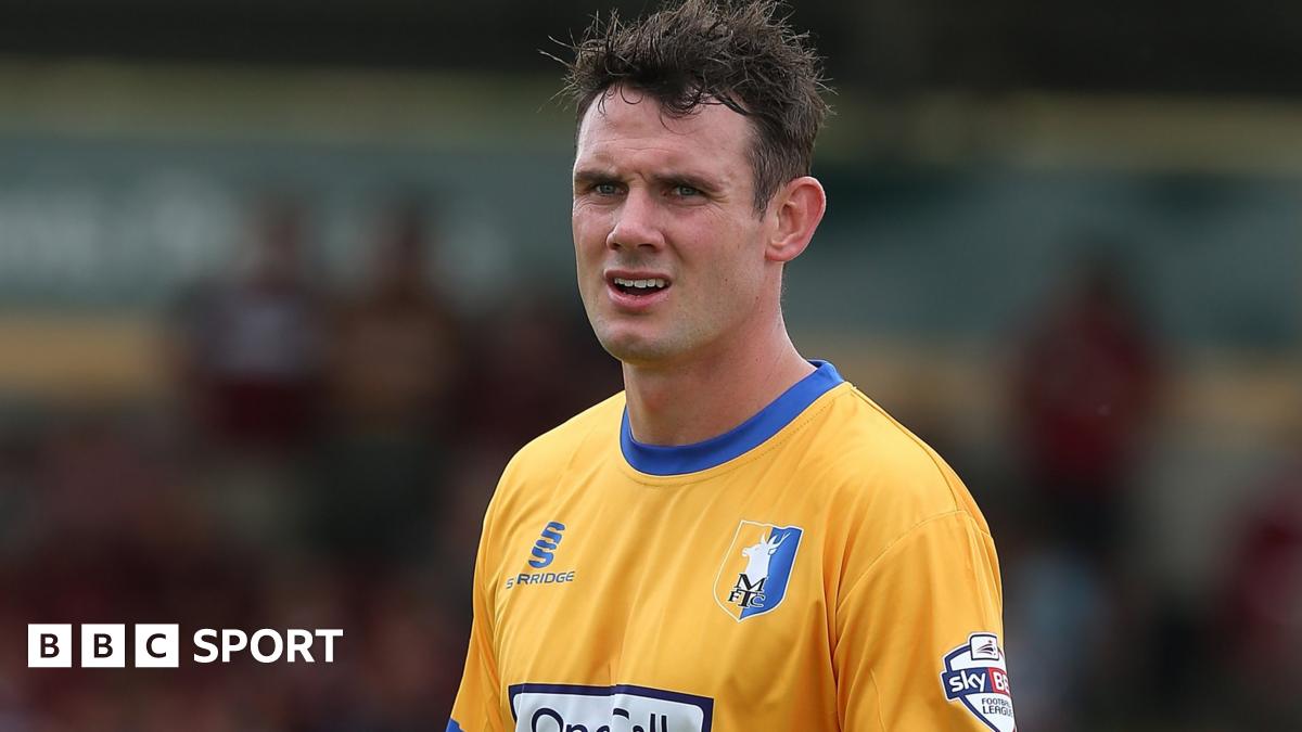 Lee Beevers: Full-back among seven released by Mansfield - BBC Sport