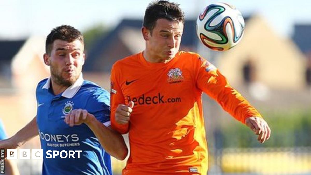 Midfielder Shane McCabe makes Ballinamallard return - BBC Sport