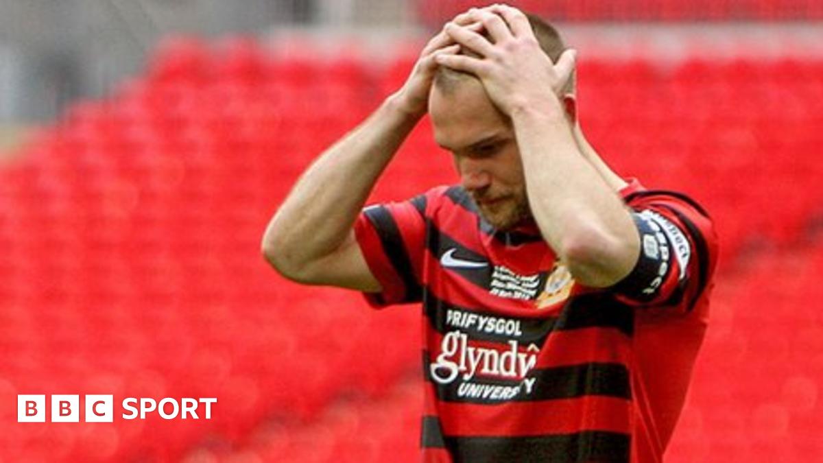 Defender Neil Ashton released by Wrexham manager Gary Mills - BBC Sport