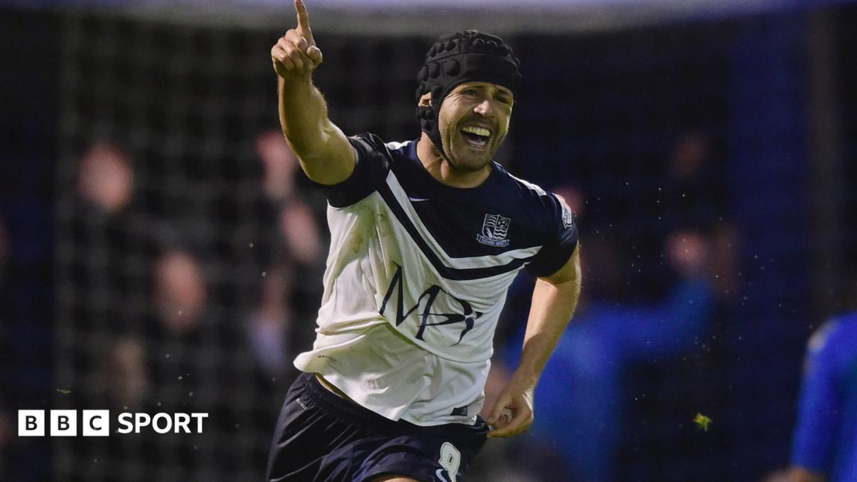 Michael Timlin: Southend United boss praises 'brave' midfielder - BBC Sport