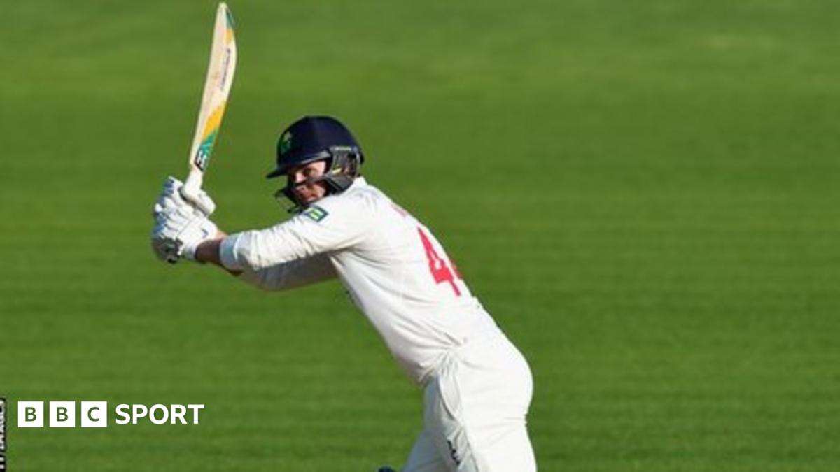 County Championship: Craig Meschede hits 68 off 52 balls - BBC Sport