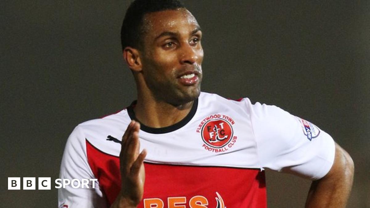 Nathan Pond: Fleetwood defender agrees to stay for 12th season - BBC Sport