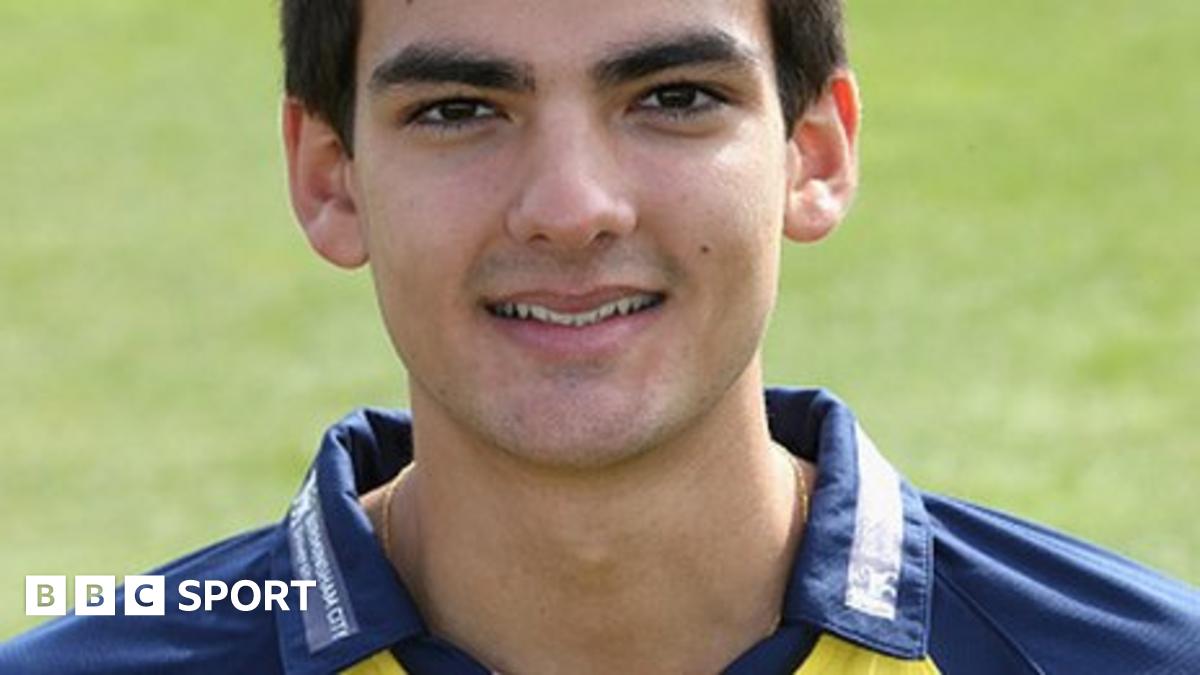 Teenager Andrew Umeed shines for Scotland against UAE - BBC Sport