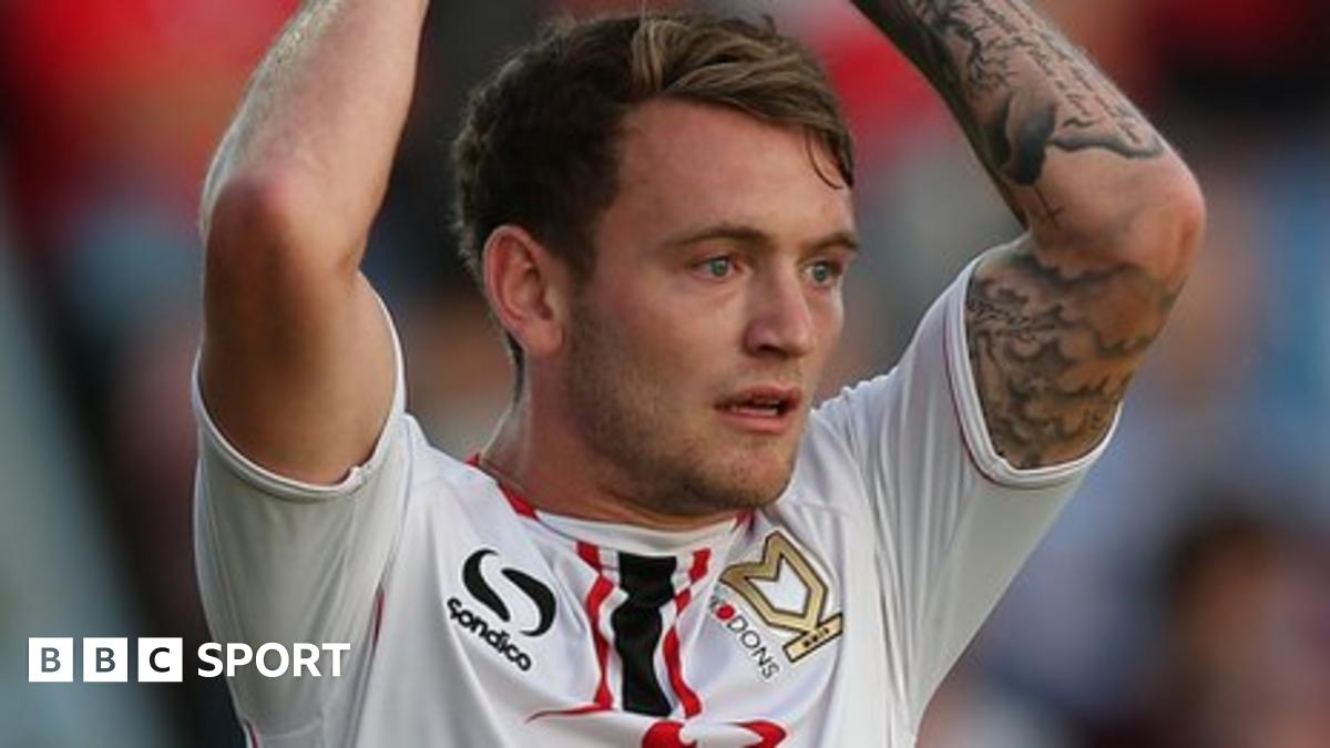Lee Hodson: MK Dons right-back signs new two-year contract - BBC Sport