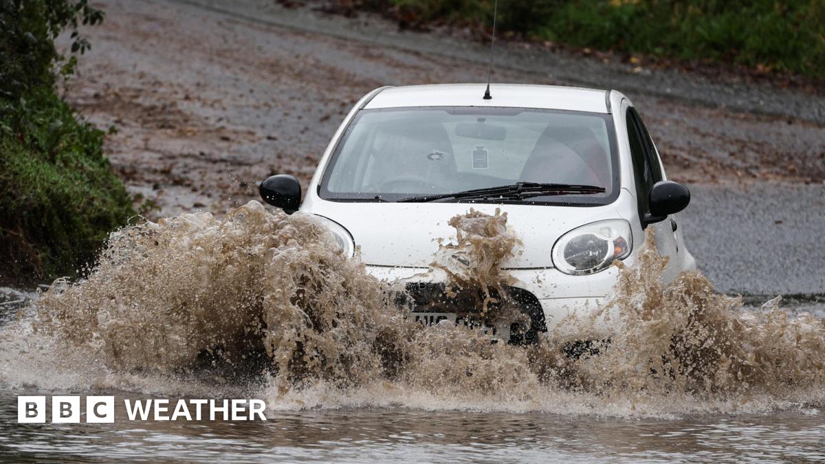 Storm Bert to hit UK at weekend with weather warnings issued - BBC Weather