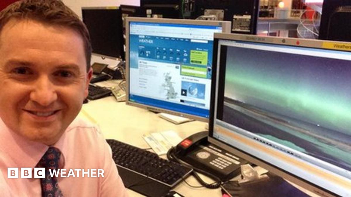 Northern Lights over the UK: send us your photos - BBC Weather