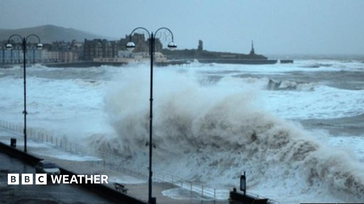 Storm Eleanor sweeps across the UK - BBC Weather