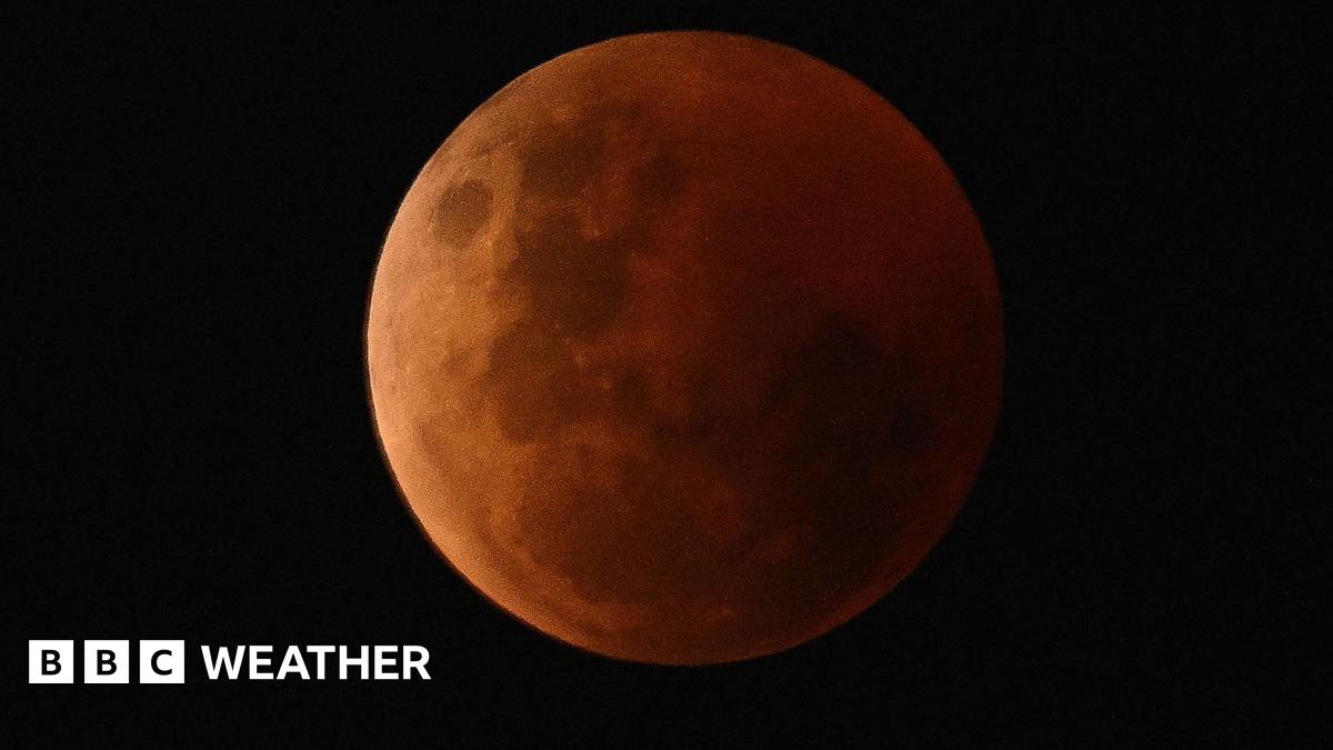 Blood Moon lunar eclipse: How and when to see it this week - BBC Weather