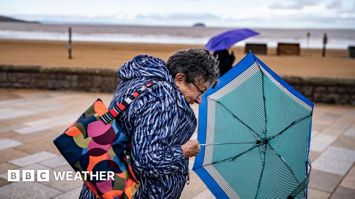 Strong wind warning issued as stormy weather to sweep across the UK ...