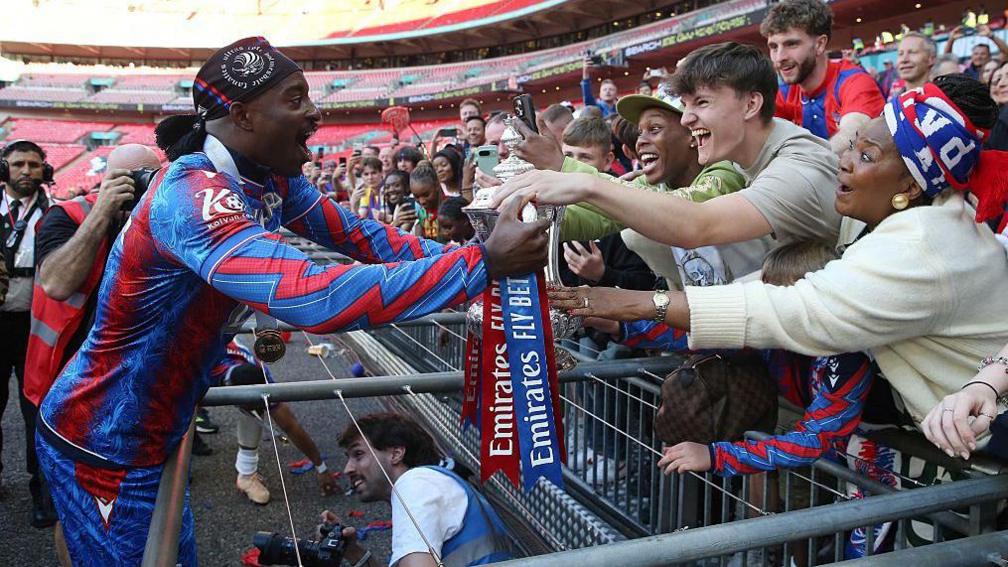 Crystal Palace 1-0 Man City: Fan views on FA Cup final win - BBC Sport