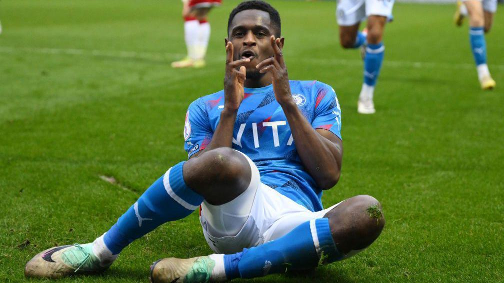 'Versatile' Akil Wright a 'great fit' for Ross County - BBC Sport