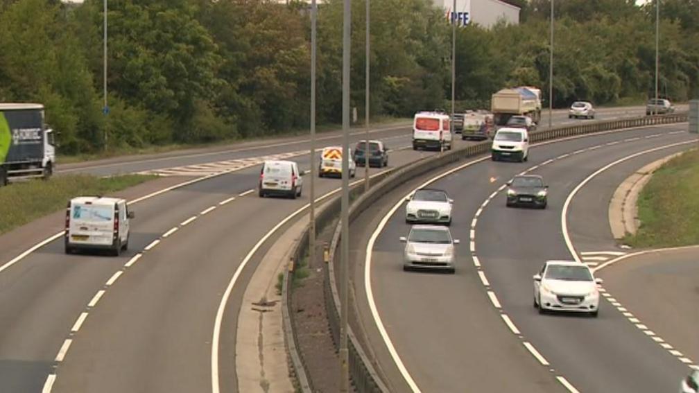 Northbound junction on A12 set to close for three weeks - BBC News