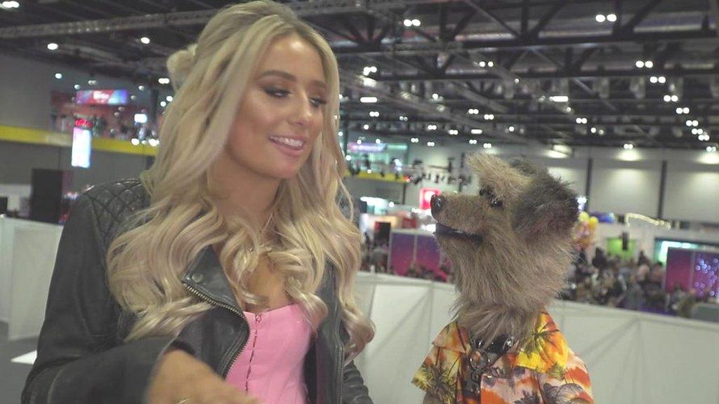 VidCon London: Hacker finds out how to show kindness online - BBC Newsround