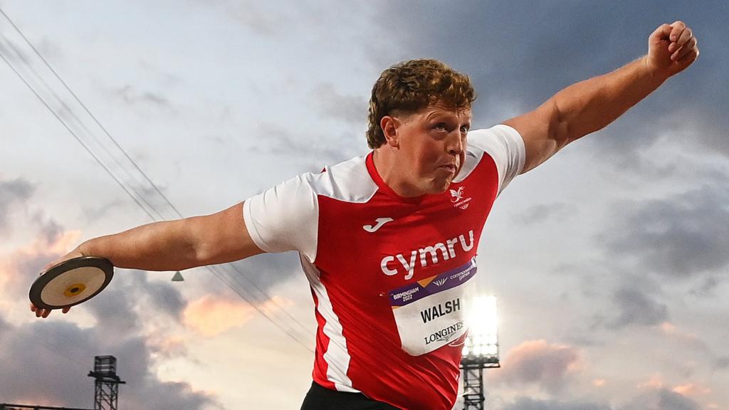 Harrison Walsh: Ex-Wales rugby prospect on injury, art and Para ...