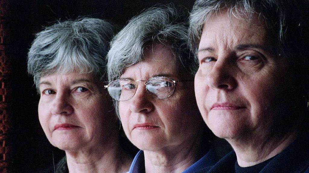 Annette Dionne: Last of Canada's Dionne quintuplets dies aged 91 - BBC News