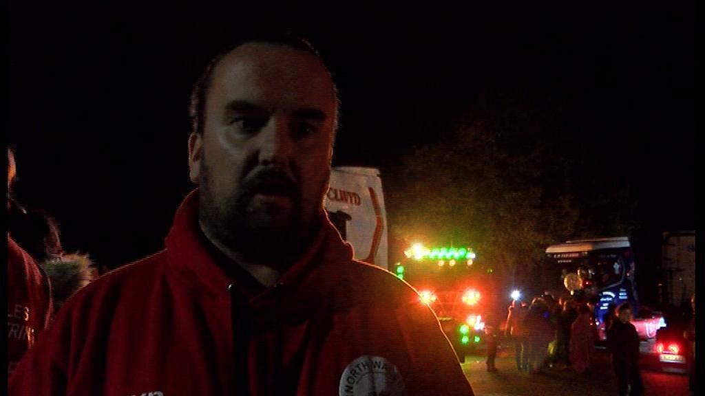 Cofio dau ddyn ifanc mewn gwylnos yn Rhuthun - BBC Cymru Fyw