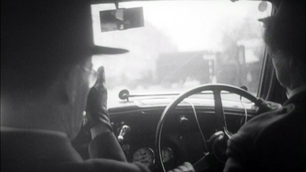 BBC Archive 1950: Female car drivers' pilot scheme - BBC