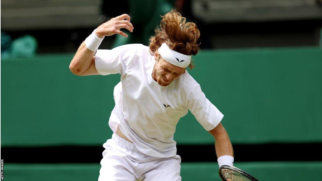 Wimbledon 2023 results: Novak Djokovic leads by two sets against Hubert Hurkacz after Andrey ...