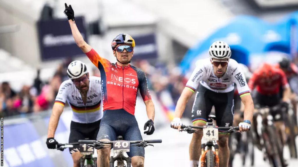 Tom Pidcock: Briton races from back to claim short-track race World ...