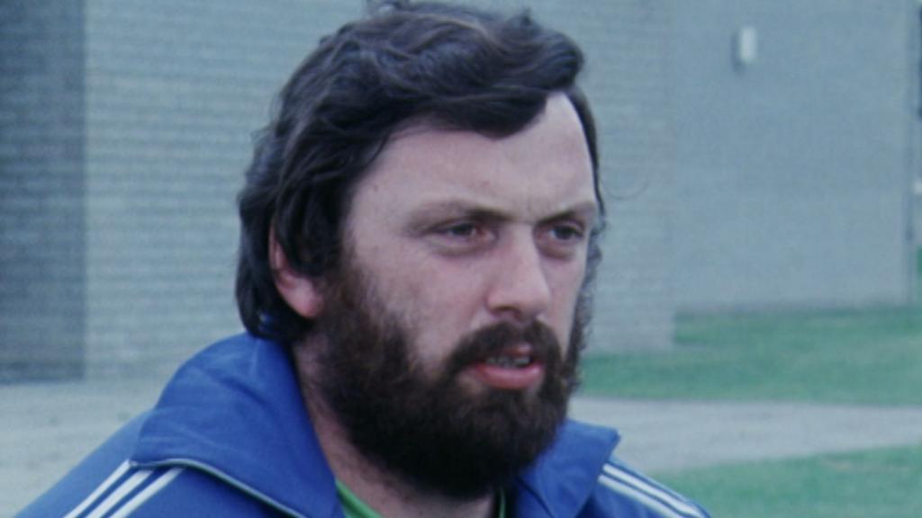 1976: Geoff Capes: athlete, policeman, budgie breeder - BBC