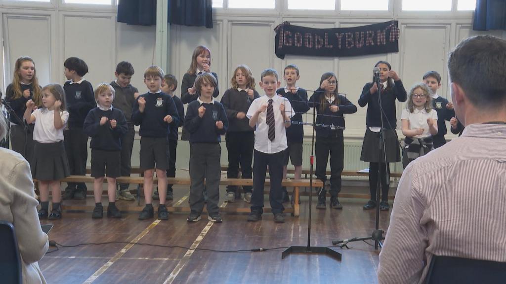 25 bliadhna de FtMG aig Bun-sgoil Goodlyburn - Naidheachdan a' BhBC